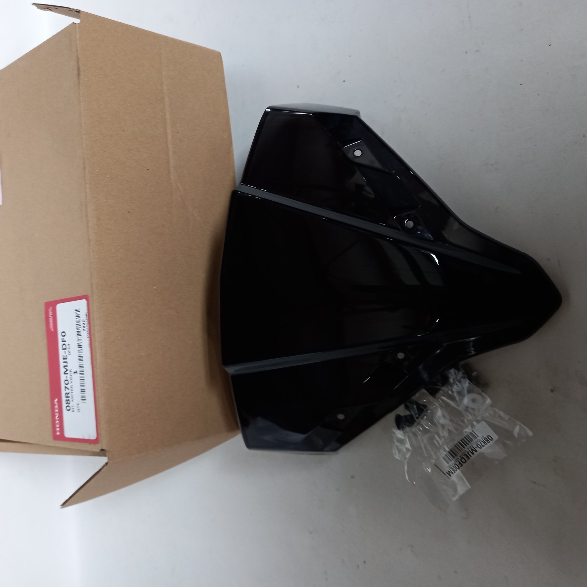 CLASSIC-BIKES. KIT,METER VISOR 08R70-MJE-DF0